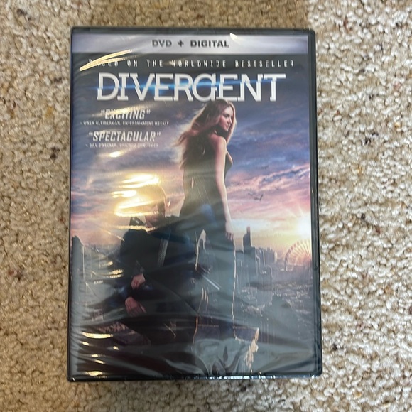Other | Divergent Dvd Digital New In Wrapper | Poshmark
